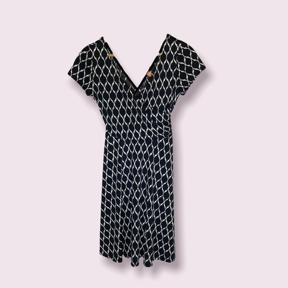 Gilli | Dresses | Gilli Made In The Usa Geometric Black And White Faux ...
